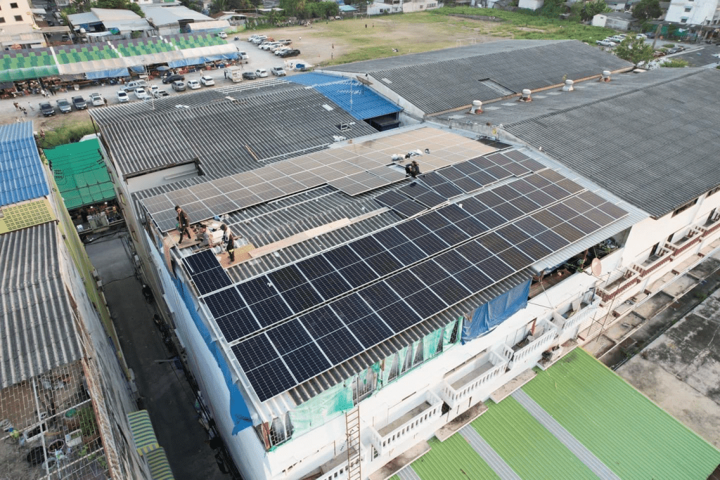 รีวิวการติดตั้งระบบโซล่าเซลล์บนหลังอาคารพานิชย์ ขนาด 60 KW - Nk Solar Group