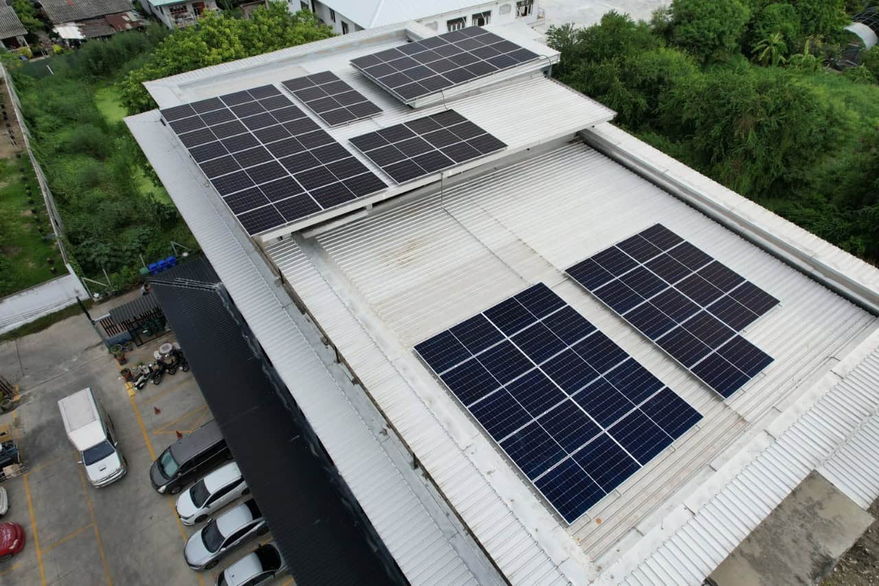 งานติดตั้งระบบโซล่าเซลล์ระบบ On Grid ขนาด 33 KW บริษัท ฟูลฟังก์ชั่น ออ ...